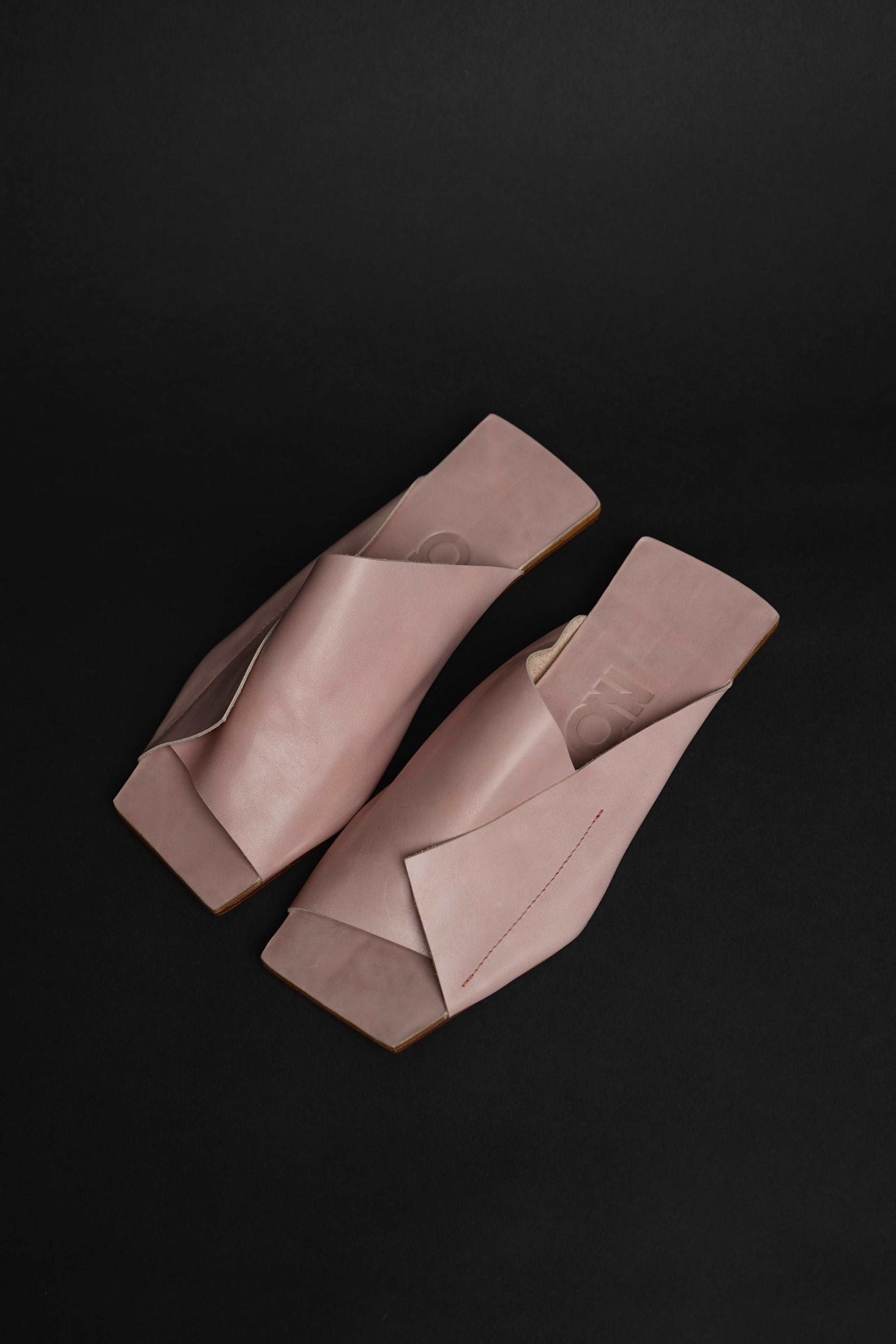 Amos Handcrafted Pink Leather Slides – NINObrand